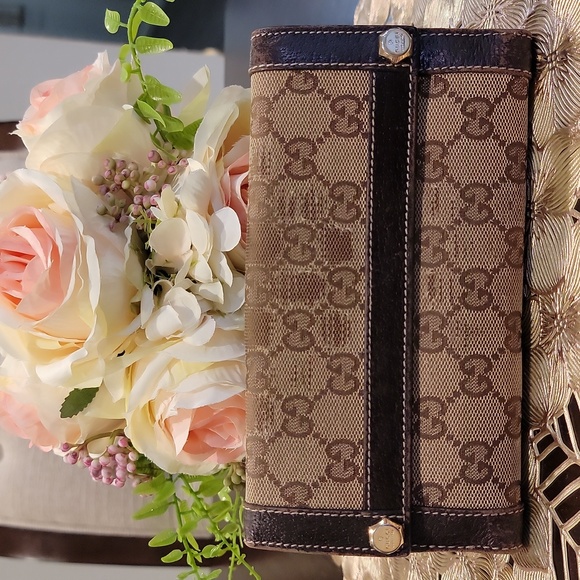 Gucci | Bags | Authentic Gucci Wallet | Poshmark